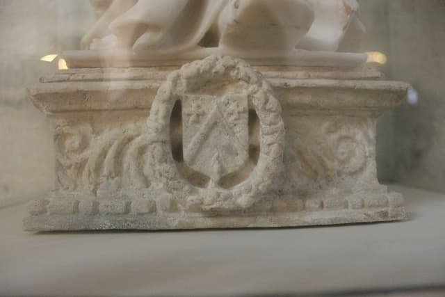 statue : Vierge à l'Enfant, détail - POP